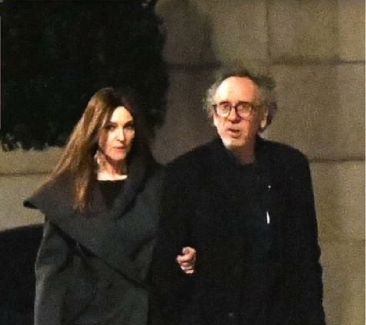 Fotos confirman romance de Tim Burton y Monica Bellucci